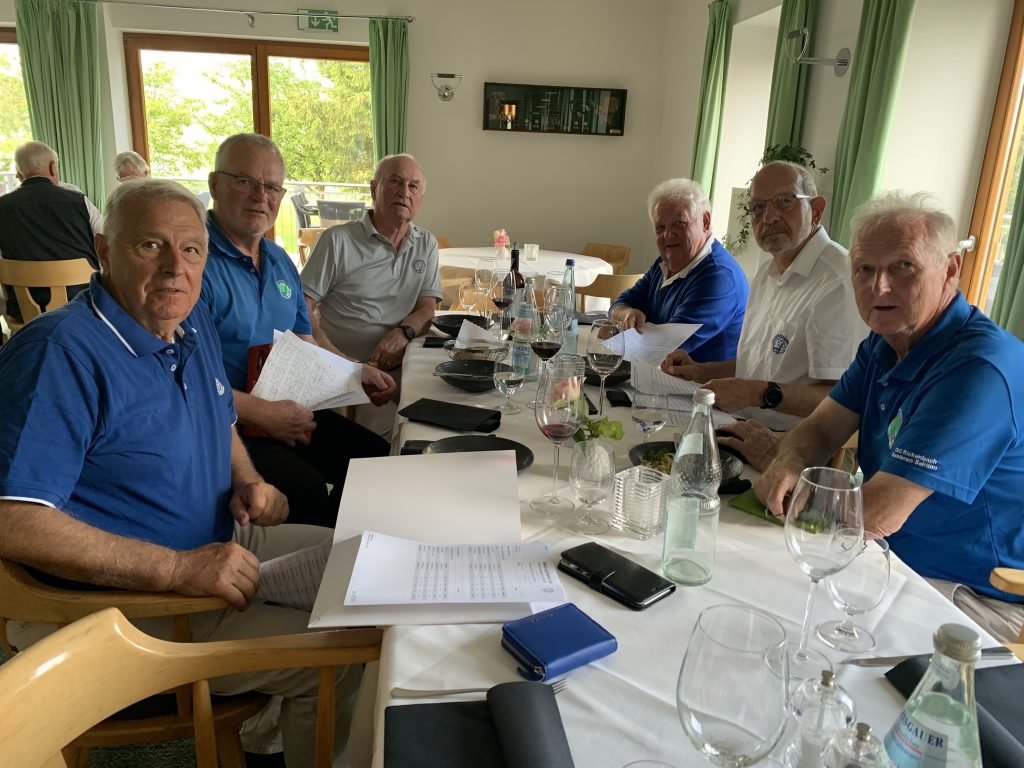 Erfolgreiches Comeback der AK65 im Heimspiel - Golfclub Rickenbach